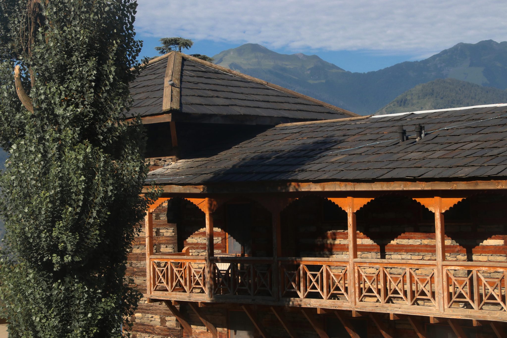 The Lego-Like Kath Kuni Structures in Himachal Pradesh - Paper Planes