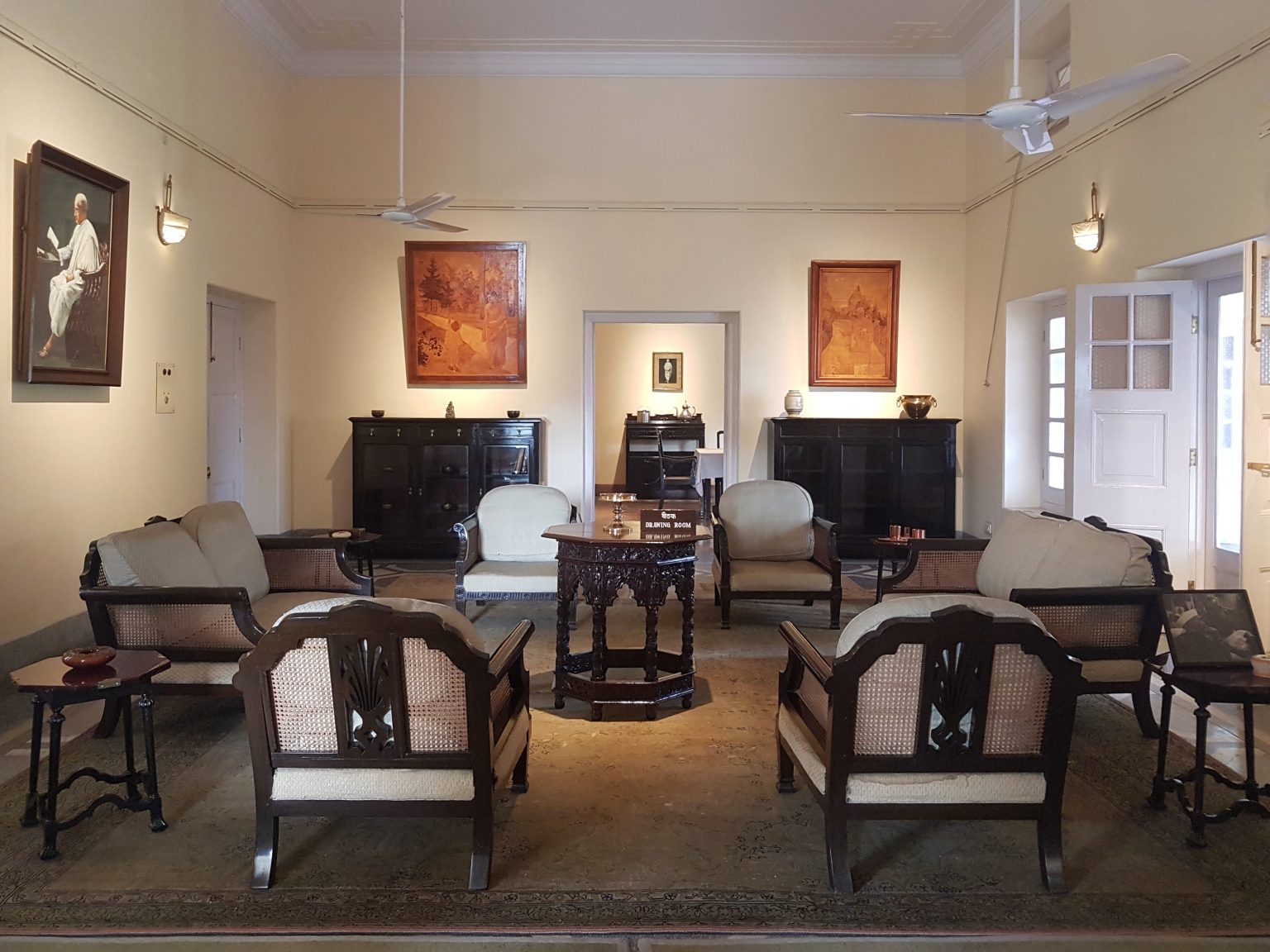 The Iconic Anand Bhawan in Prayagraj, Uttar Pradesh - Paper Planes