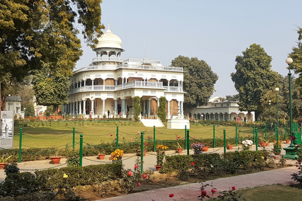 The Iconic Anand Bhawan in Prayagraj, Uttar Pradesh - Paper Planes