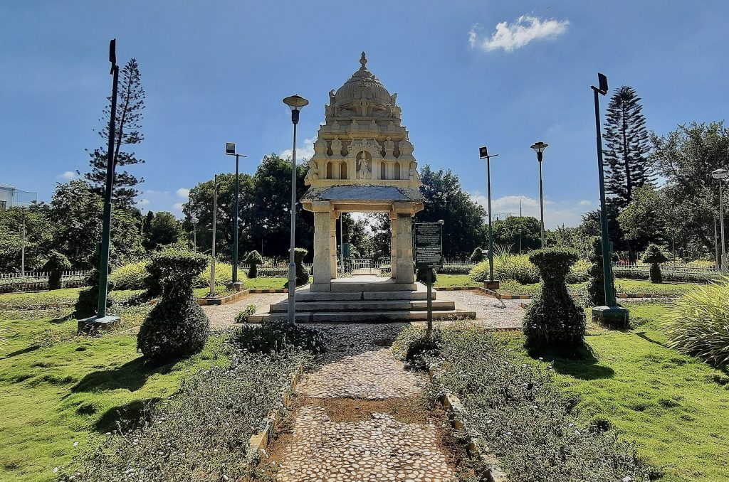 The Legend of Kempegowda’s Towers in Bengaluru - Paper Planes