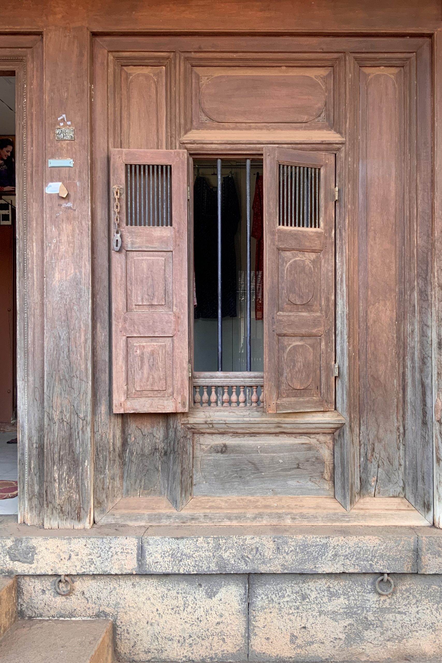 The Windows of the Sarafs in Belagavi, Karnataka - Paper Planes