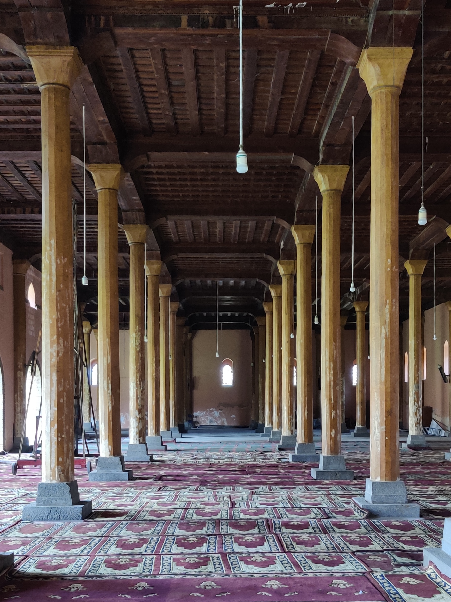 The Understated Jamia Masjid in Srinagar - Paper Planes