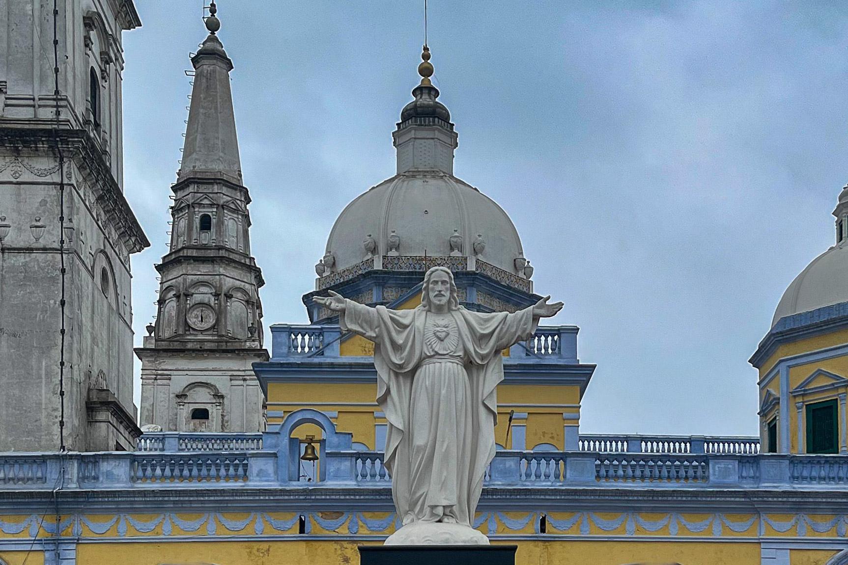The Basilica of Our Lady of Graces in Sardhana, Uttar Pradesh - Paper ...